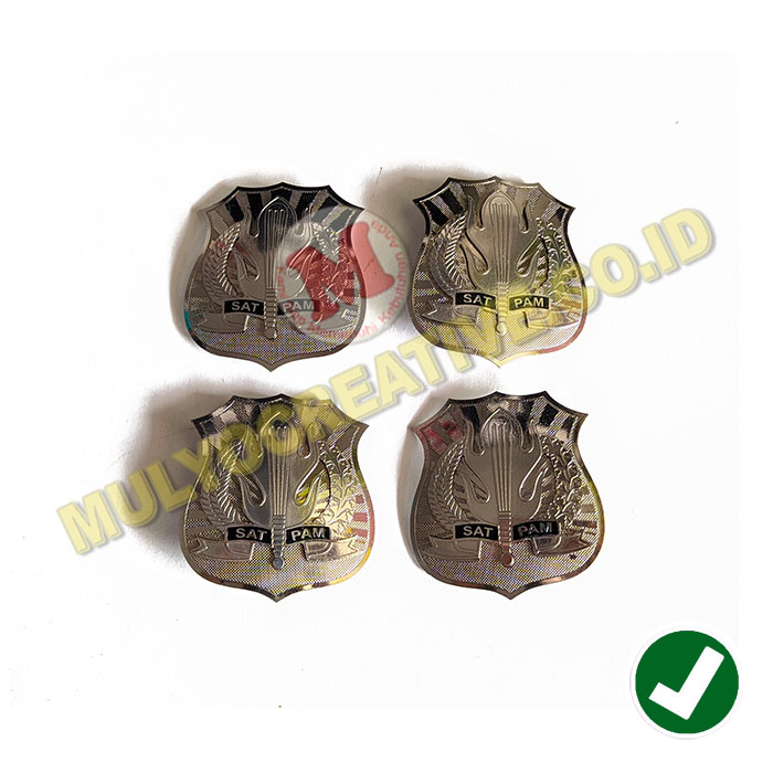 Emblem Satpam bentuk Perisai Lencana Emblem Satpam Murah Warna Silver ...